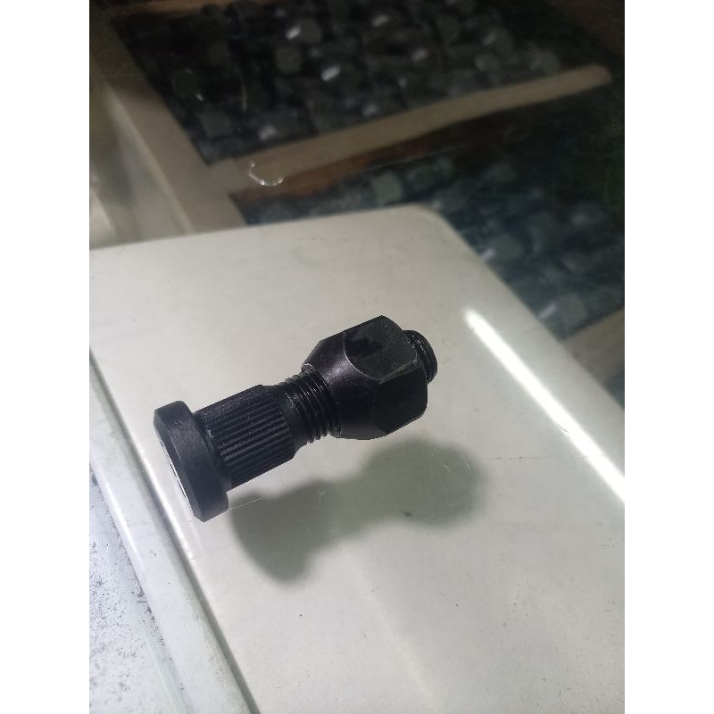 Jual Baut Roda Belakang Forklift Toyota | Shopee Indonesia