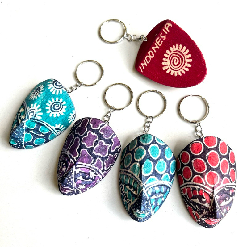 Jual Souvenir gantungan kunci topeng batik kayu oleh oleh khas jogja indonesia | Shopee Indonesia