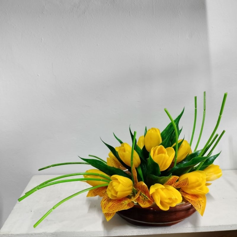 Jual isi 12 bunga tulip rangkai bunga tulip dalam pot | Shopee Indonesia