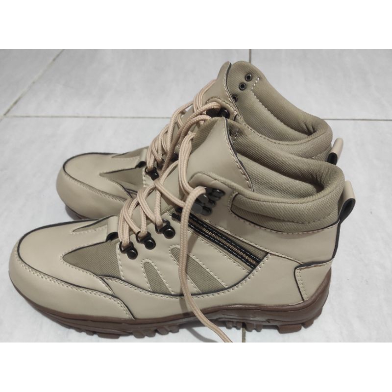 Jual Sepatu Safety Murah ada besi pada ujungnya | Shopee Indonesia