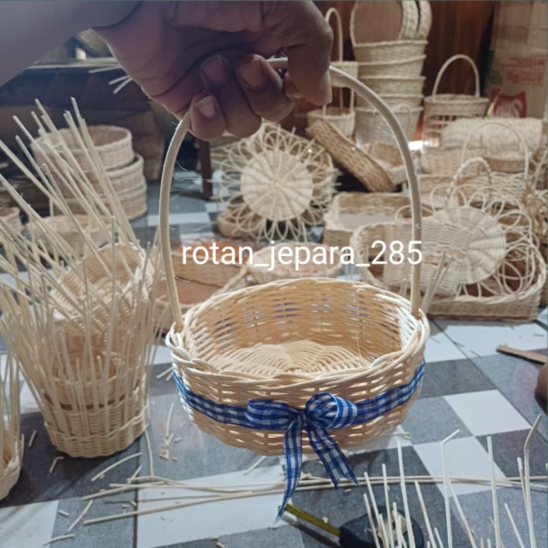 Jual Promo..!!keranjang tabur bunga pengantin full rotan halus +pita uk ...
