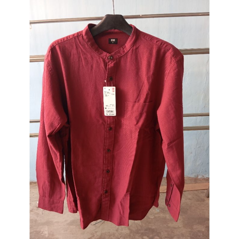 Jual Kemeja Uniqlo Bahan Twill Lembut Shanghai Merah Tua | Shopee Indonesia