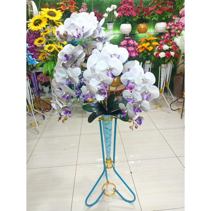 Jual RANGKAIAN BUNGA ANGGREK LATEX 5 TANGKAI DENGAN POT STANDING BESI ...