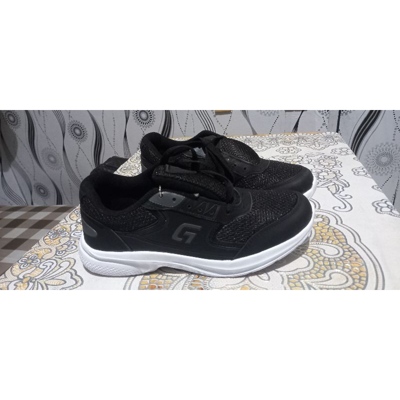 Jual sepatu sneakers cowok Genestar hitam ukuran 39sampai 43 | Shopee ...