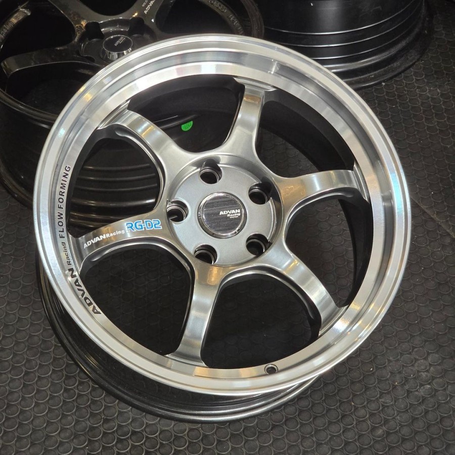 Jual velg mobil ring 17 ADVAN RG D2 FLOW FORMING R17 reborn civic cortez hrv crv rush terios ...