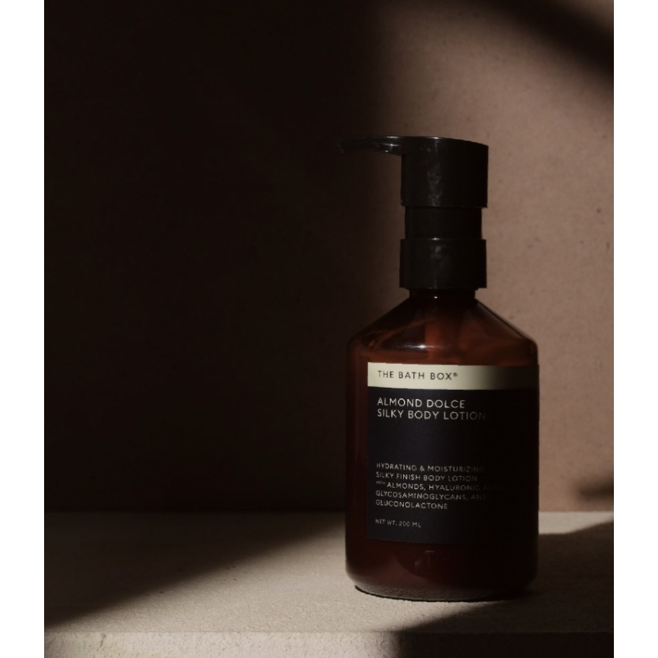Jual ALMOND DOLCE SILKY BODY LOTION NEW FORMULA 200ML THE BATH BOX ...