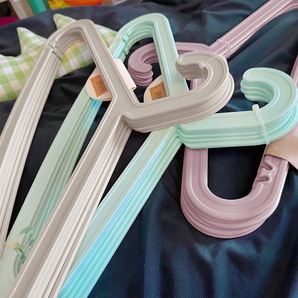 Jual Gantungan Baju/ Hanger Baju Ukuran Sedang 1 Set isi 6pcs | Shopee ...