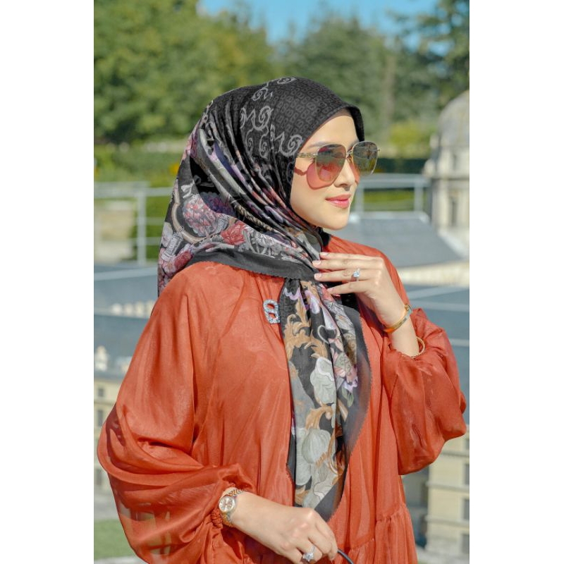 Jual WAREHOUSE SALE BUTTONSCARVES 2024 MODINITY FASHION AS IS ( SPLIT ...