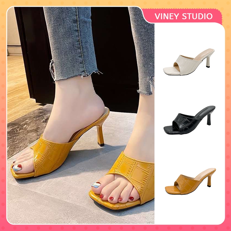 Jual Sandal Satu Kata Tumit Halus Wanita Di Luar Memakai Sandal Kepala ...