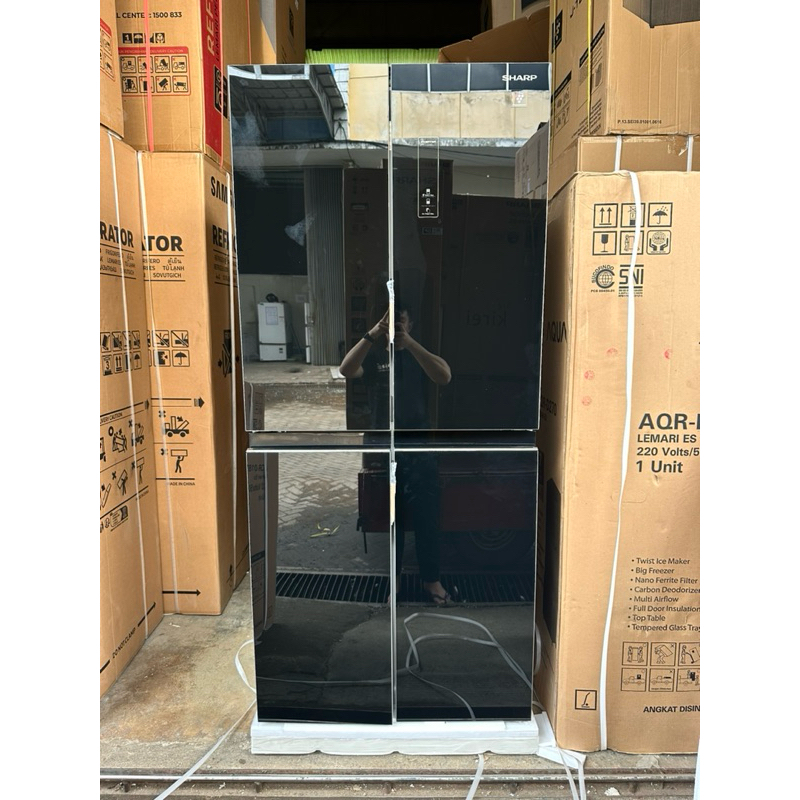 Jual SHARP Refrigerator 4 Door Side by Side QUEEN COMPACT SERIES SJ ...