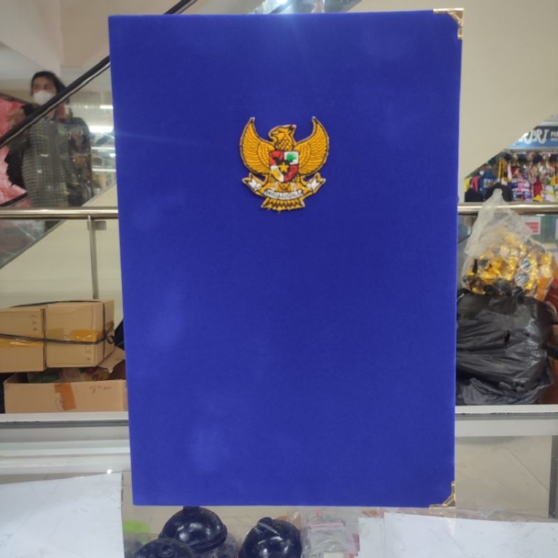 Jual map bludru garuda ukuran f4/folio | Shopee Indonesia