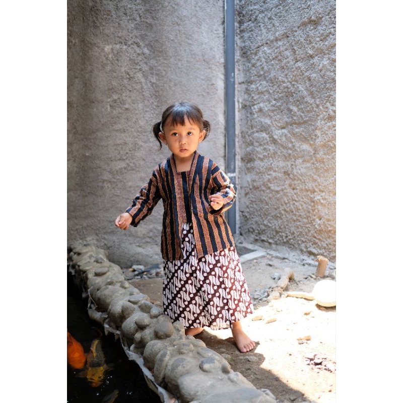 Jual Kebaya Anak Perempuan / Pakaian Adat Anak / Lurik | Shopee Indonesia