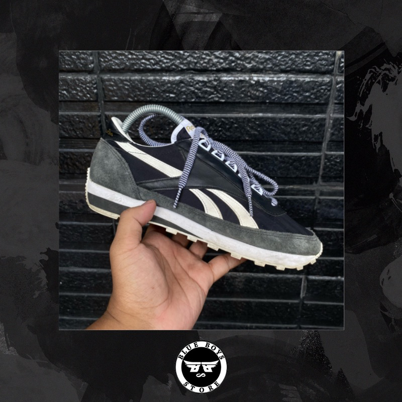 Jual REEBOK AZTEC BLACK WHITE ORIGINAL | Shopee Indonesia