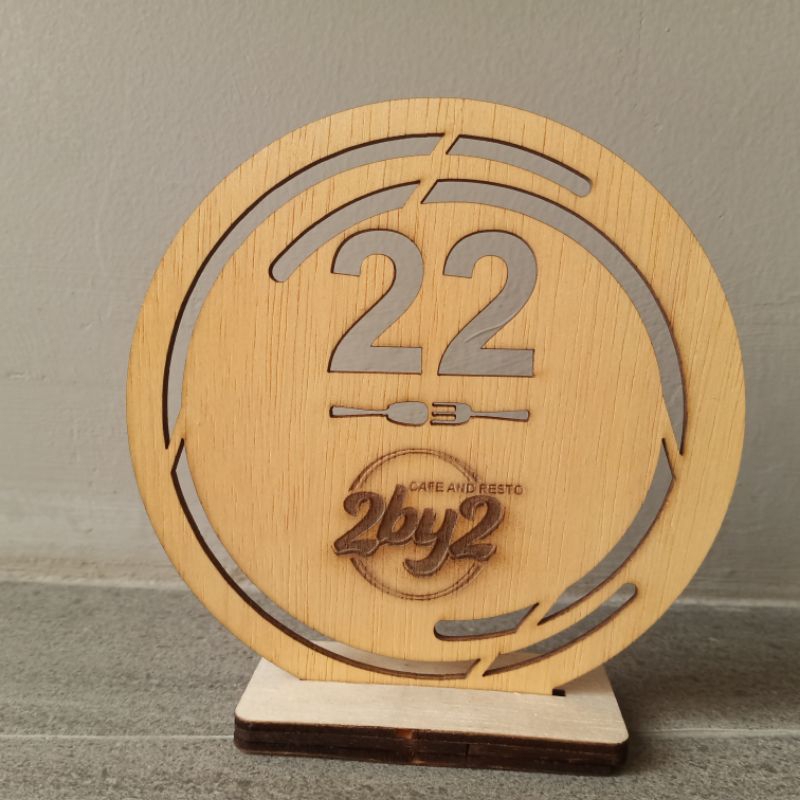 Jual Nomor meja kayu lasercut caffe restauran free logo design | Shopee ...