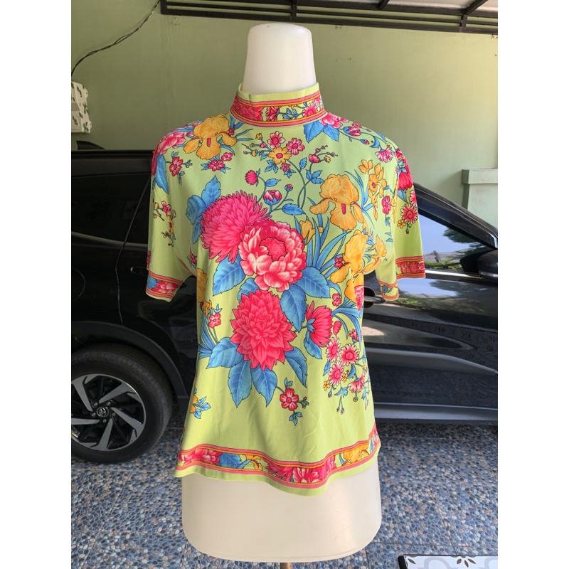 Jual Preloved murah banget blouse vintage motif bunga cerah kondisi 99% ...