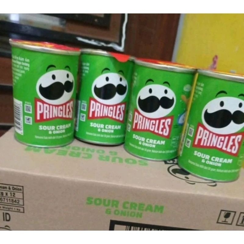 Jual {STOK BARU} Pringles Sour Cream and Onion isi 12 kaleng x 42 gram ...