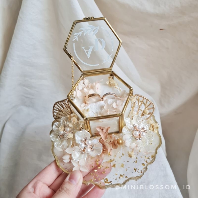 Jual Hexa Resin Ring Box / Kotak Cincin Rustic / Ring Bearer Tempat ...