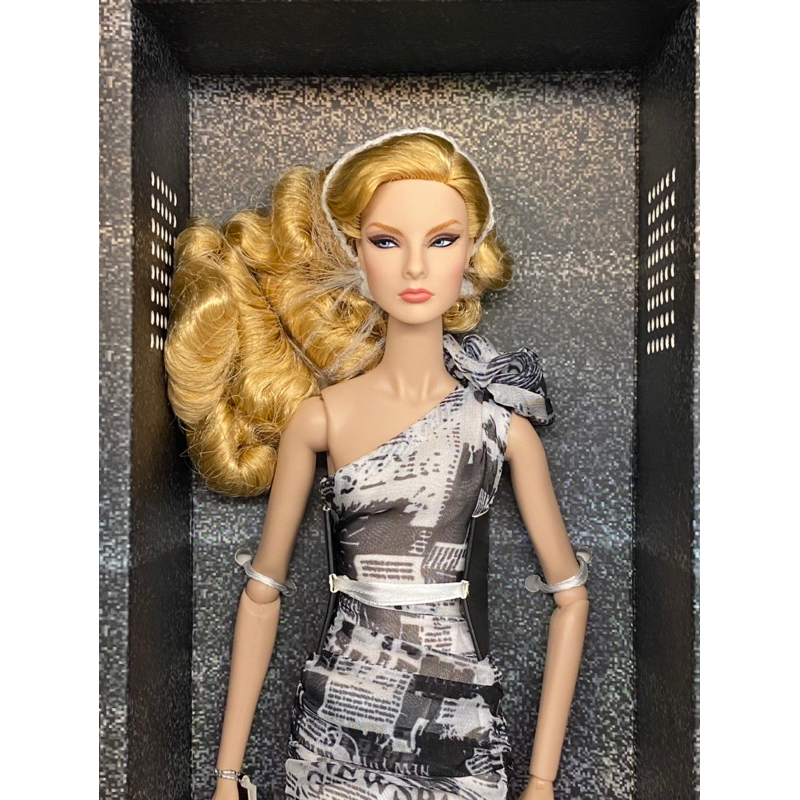 Jual Boneka IT Integrity Toys Hello Lover Giselle Diefendorf Stay tuned 2022 Doll Collection ...