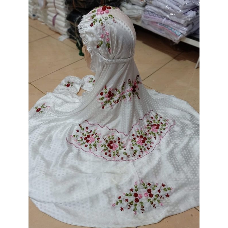 Jual Mukena Terusan sutra blitz sulam pita, sulam ulet, sulam tabur ...