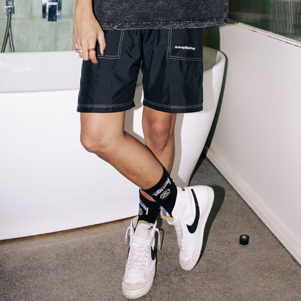 Jual Aubrey Heritage Crease Short Pants Board Short Chronic Black ...