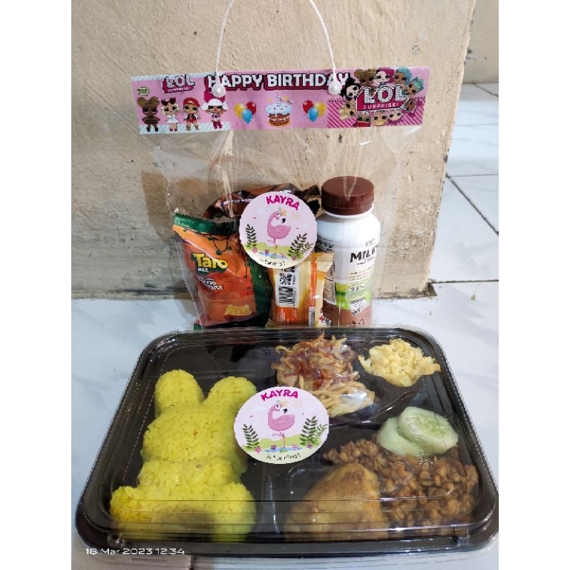 Jual Paket Hampers ultah Nasi Kuning dan Snack | Shopee Indonesia