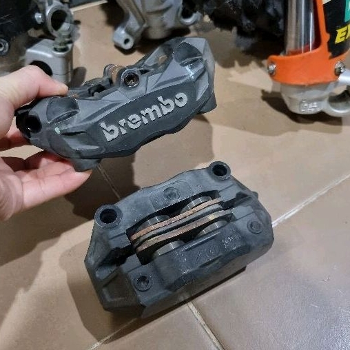 Jual Kaliper depan BREMBO BMW R 1200 GS K 50 kiri kanan 4 piston Radial pitch 100 mm | Shopee ...