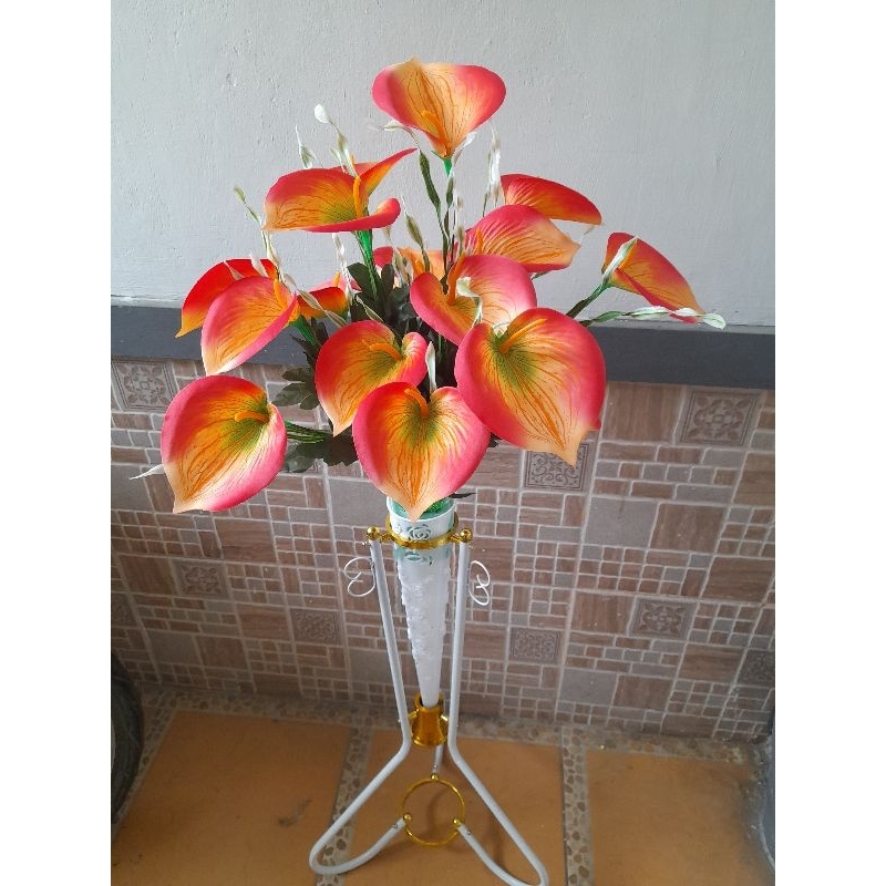 Jual Bunga Aron Panda Kuntum 18 Berikut vas corong bunga buat di sudut ...
