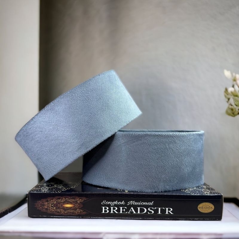Jual Peci Songkok Kopiah Warna Abu Polos AC Halus Dan Lembut Tinggi 9cm Merk Breadstr - Peci ...