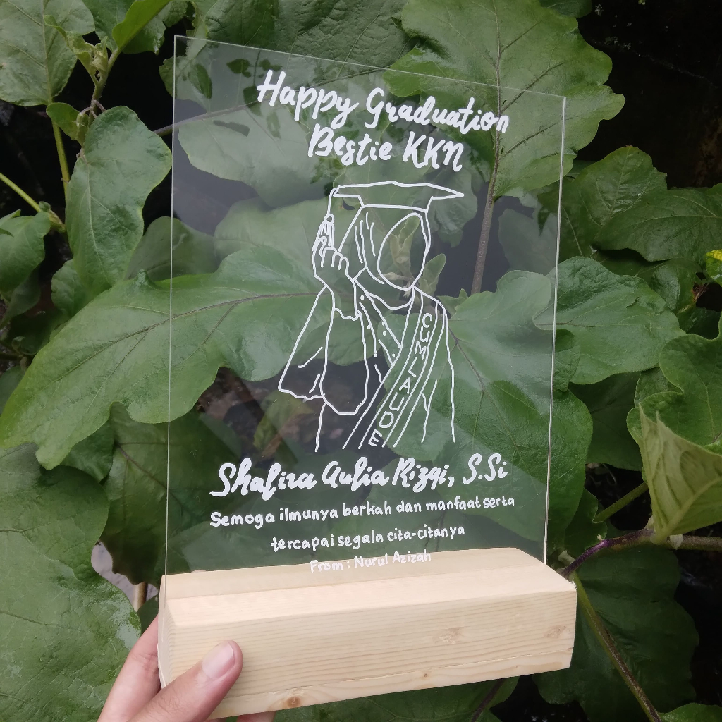 Jual Kado Akrilik LED Custom / Akrilik Wisuda / Akrilik Line Art ...
