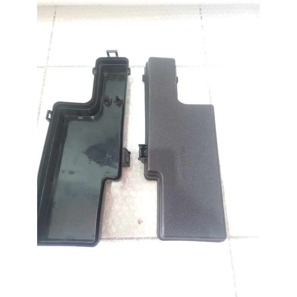 Jual Tutup Cover Box Sekring Innova Reborn Fortuner VRZ Hilux Revo ...