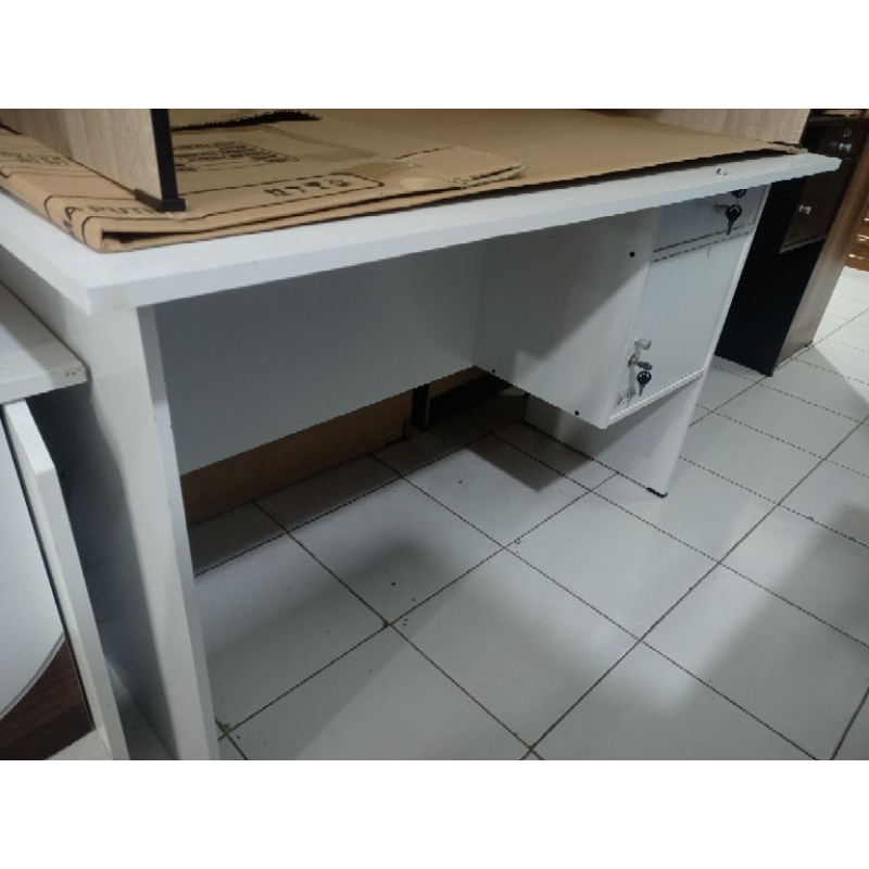 Jual MEJA KANTOR ½ BIRO | MEJA KERJA | Shopee Indonesia