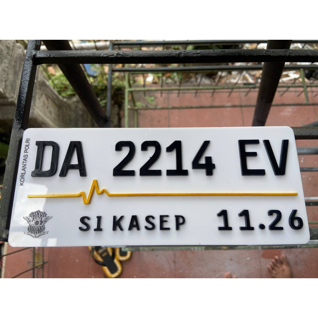 Jual Plat Nomor Motor Akrilik Timbul Variasi Hitam Putih Custom Keren ...