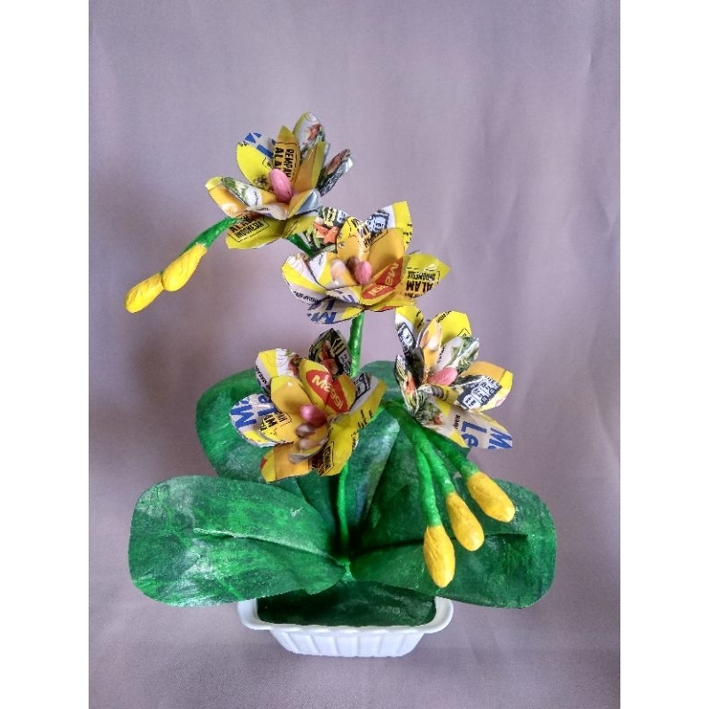 Jual bunga daur ulang dari kemasan penyedap rasa//prakarya tugas ...