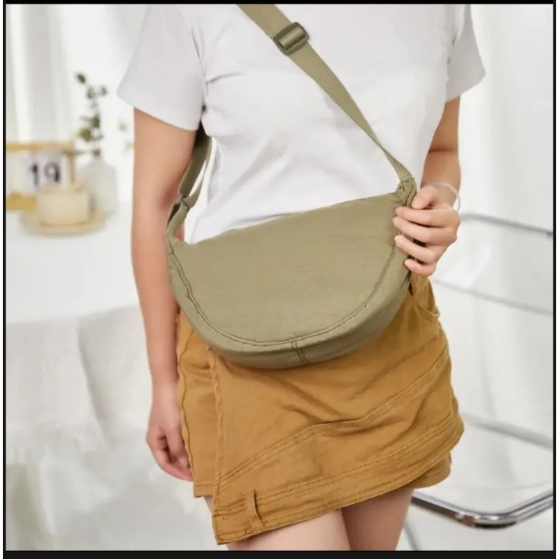 Jual Tas ala Uniqlo/Tas kanvas/Tas selempang/Sling bag | Shopee Indonesia