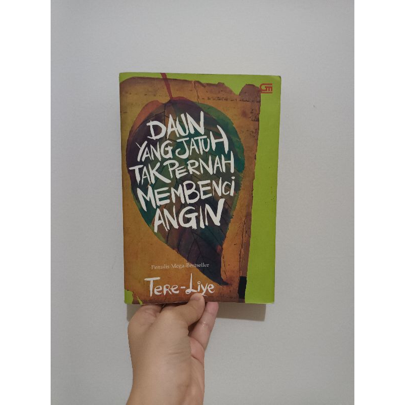 Jual BUKU NOVEL BEKAS PRELOVED SECOND ORIGINAL DAUN YANG JATUH TAK ...