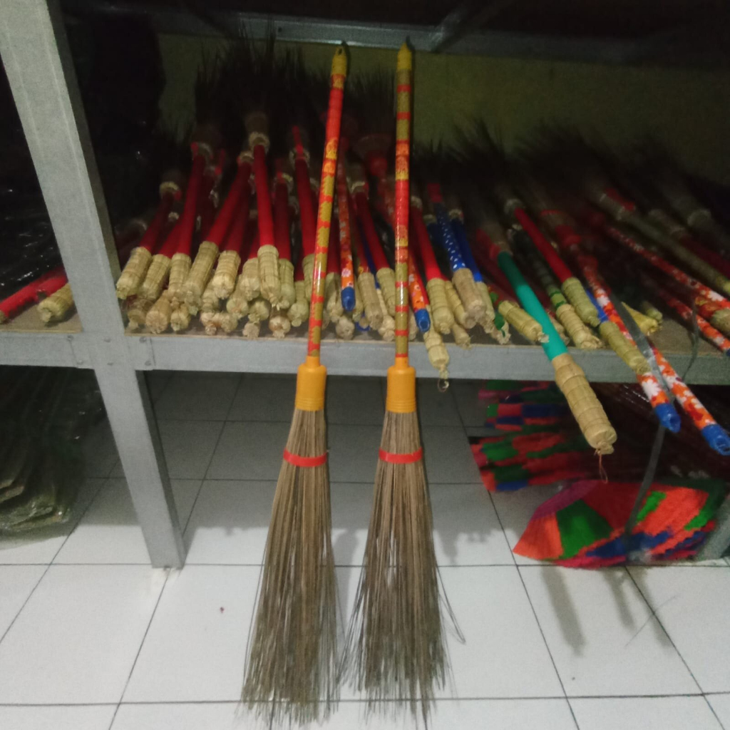 Jual (RAGIL JAYA) Sapu lidi / sapu halaman dan jalanan / sapu lidi ...