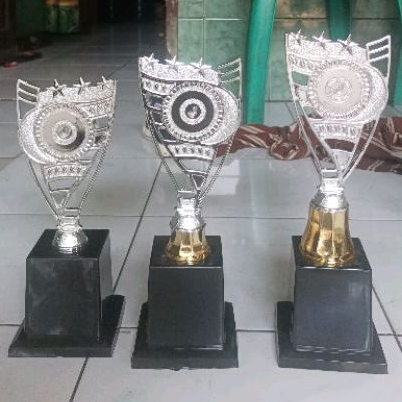 Jual PIALA TROPHY A2 SET JUARA 1, 2, 3 (3pcs) | Shopee Indonesia