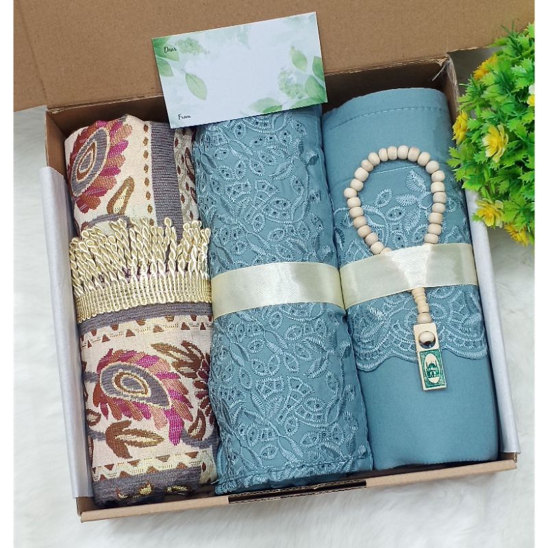 Jual Hampers Hadiah Kado Set Mukena Sejadah Ulang Tahun/Graduation ...