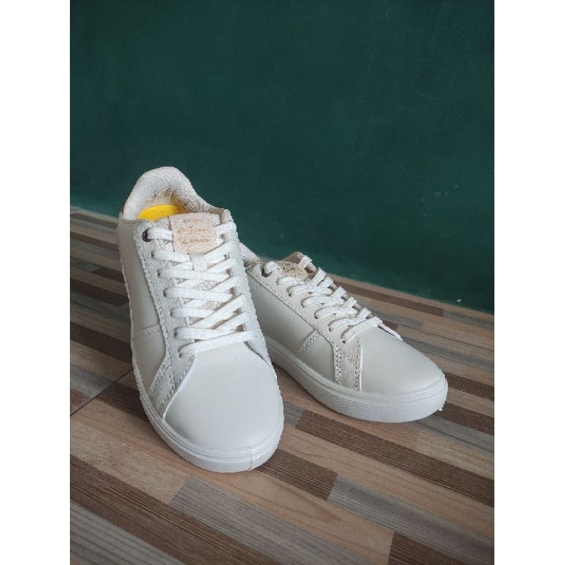 Jual Sepatu Sneakers Casual Pria Wanita - Aerostreet x Gibran 1 (37-45) | Shopee Indonesia