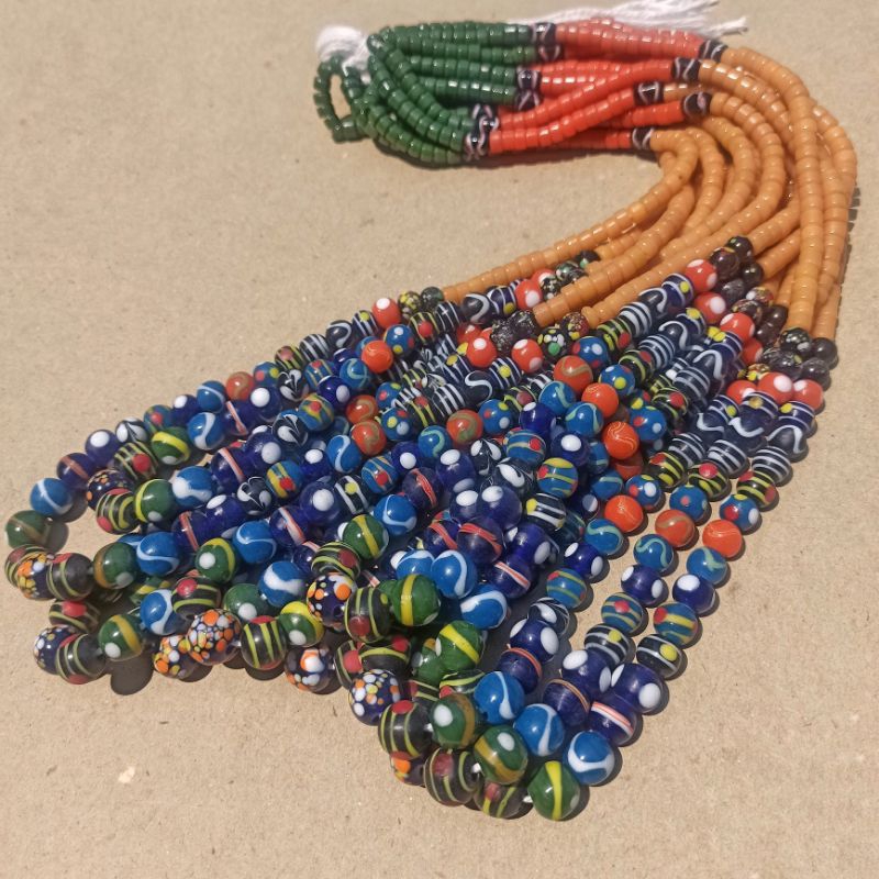 Jual (aksesoris murah) KALUNG KENYAH MOTIF DOMINAN WARNA BIRU KHAS ...