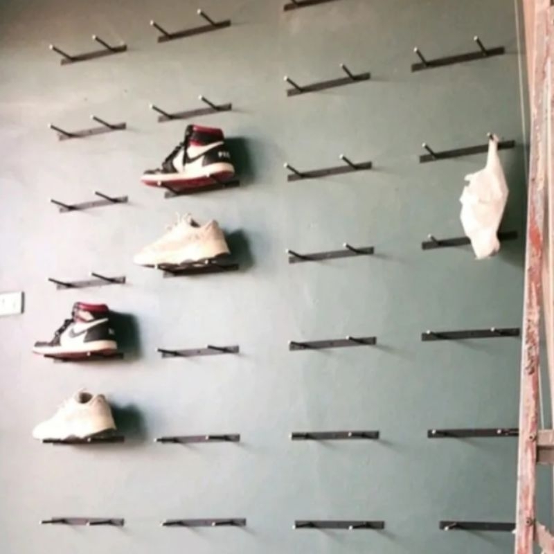 Jual Tatakan Sepatu Bracket Display Sandal Sepatu Tempel Dinding Besi ...