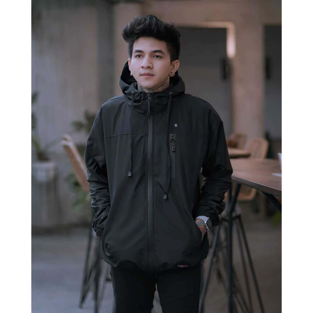 Jual Jaket Parasut Unisex Waterproof Original REBEL ID / Jaket Musim ...