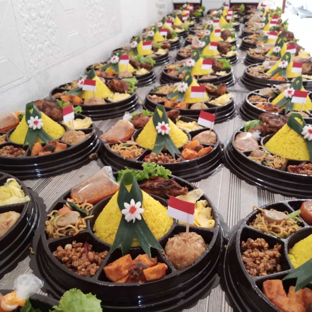 Jual Tumpeng Mini Paket Standar Nasi Kuning/Hijau/Ungu/Liwet | Shopee ...