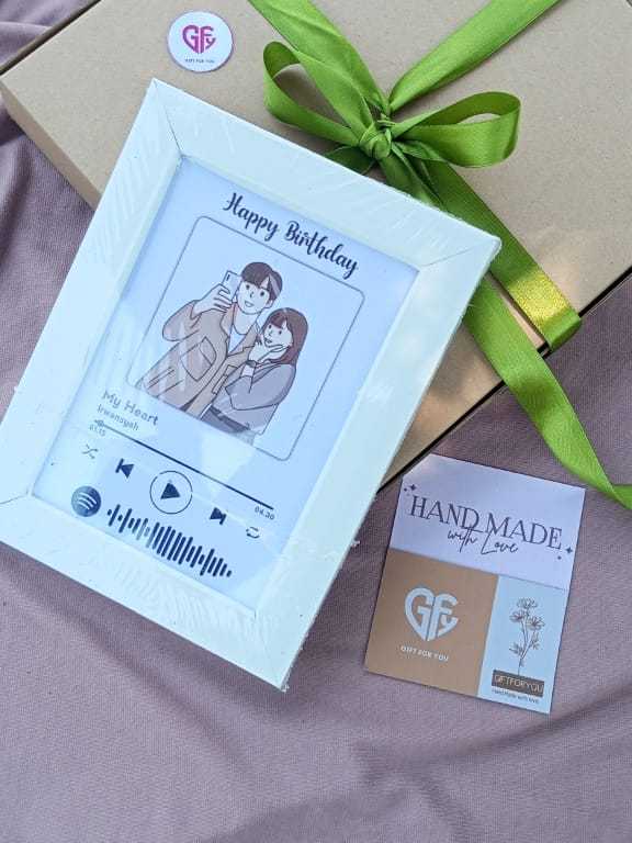 Jual [GIFT BOX] Hampers Box Spotify Aesthetic Free Request | Shopee ...