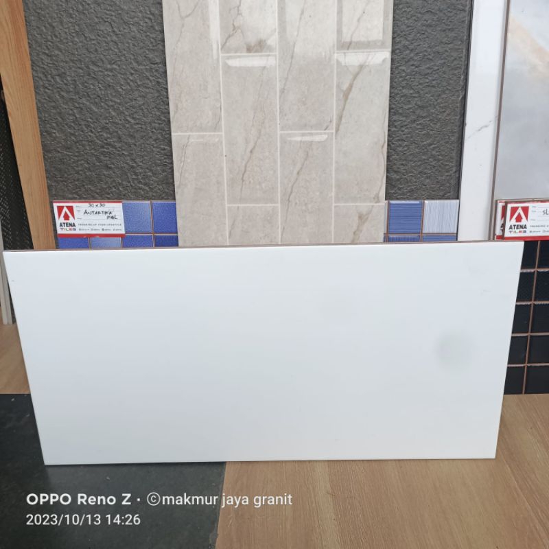 Jual Keramik dinding putih polos 30x60 mulia | Shopee Indonesia