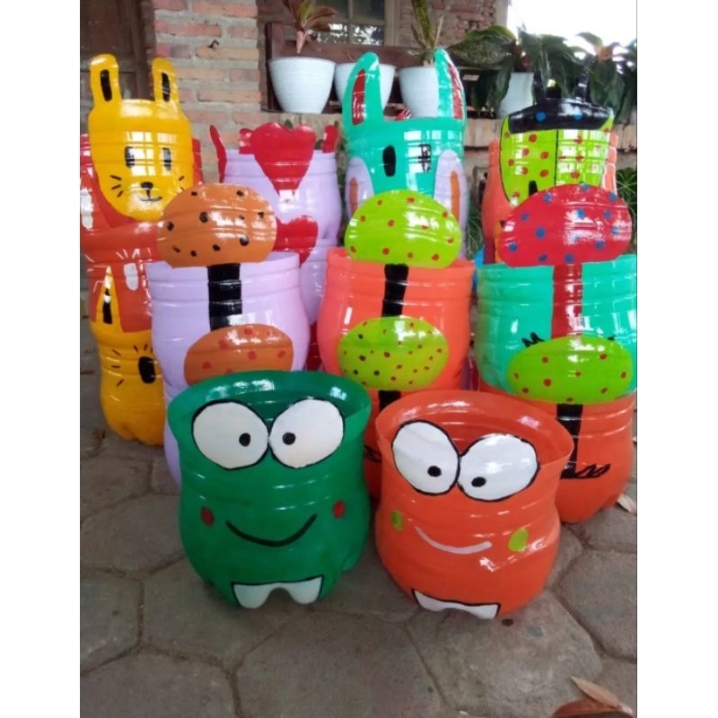 Jual Prakarya Pot Karakter/Prakarya daur ulang Galon Le mineral Bekas ...