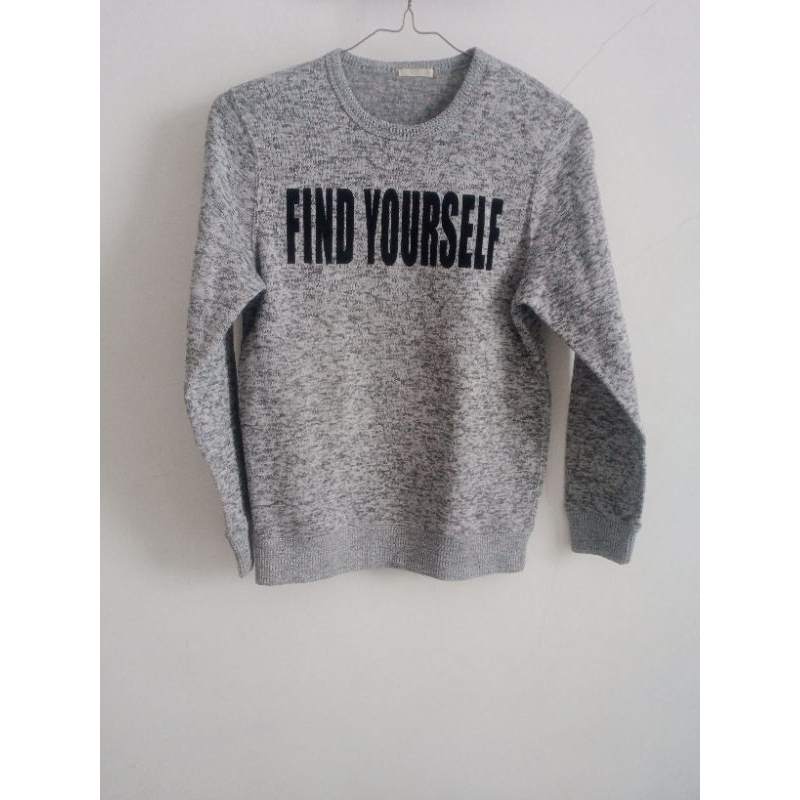 Jual GU sweater abu2 preloved ( nego) | Shopee Indonesia