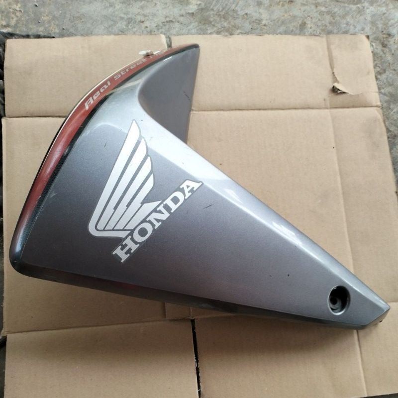 Jual Sayap Tangki Cover Tangki Megapro Monoshock kiri | Shopee Indonesia