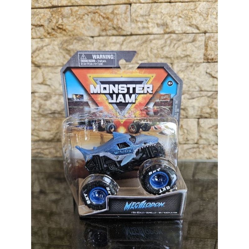 Jual MONSTER JAM Spin Master Megalodon 1:64 Ban Hitam Biru Mainan Mobil ...