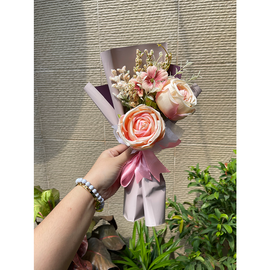 Jual Bunga Buket/ Bouquet/ Rangkaian Bunga/Buket Kado/ Buket Wisuda ...